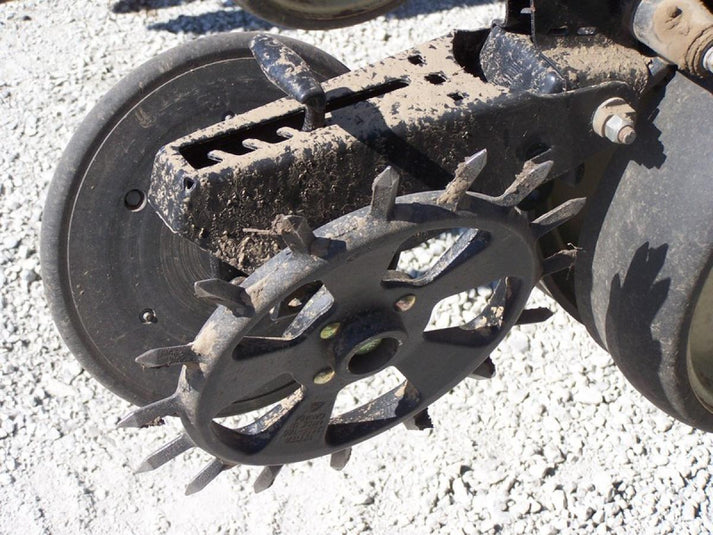 Yetter 6200-001 Cast spike close wheel kit (2 Wheel Assemblies ...